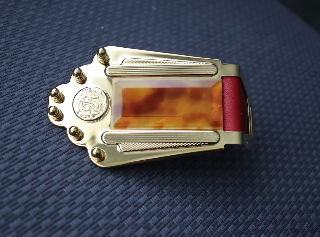Dell Arte Selmer Brass Tailpiece With Galalith Amber Insert Polished ...
