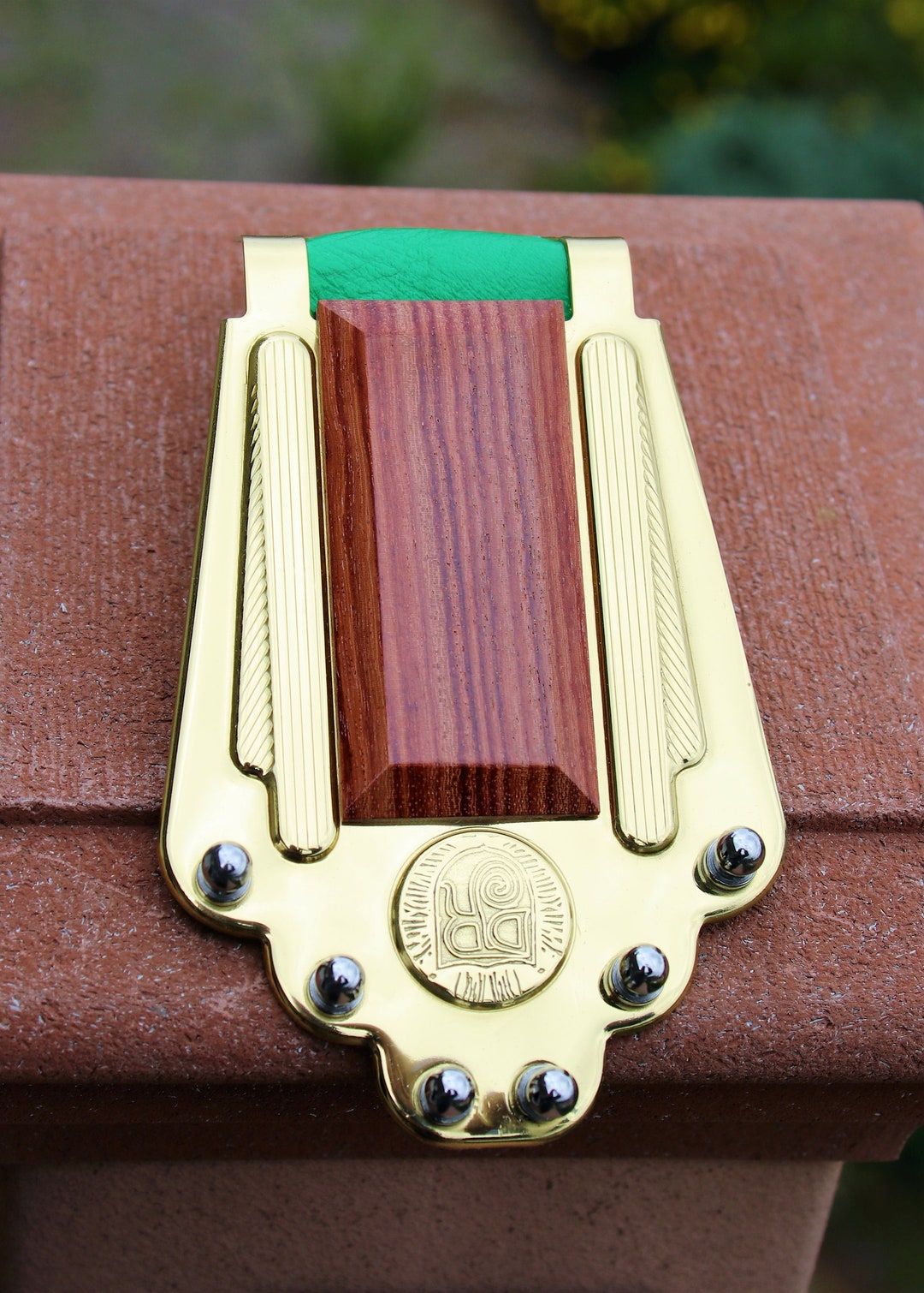 Dell Arte Selmer Type DR Brass Tailpiece-rosewood Insert Polished Brass ...