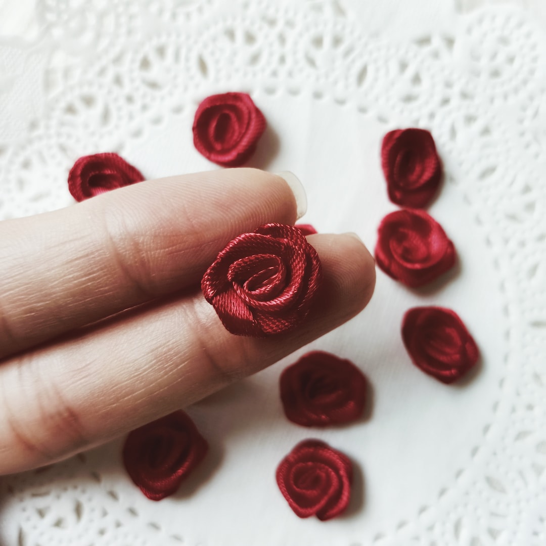 Burgundy Rose Buds (25/50pcs), Satin Rose Applique, 5/8 Inch Roses ...