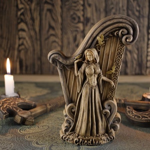 Celtic Goddess Cliodhna Statue: Ash Wood Carving, Irish Mythology - Etsy