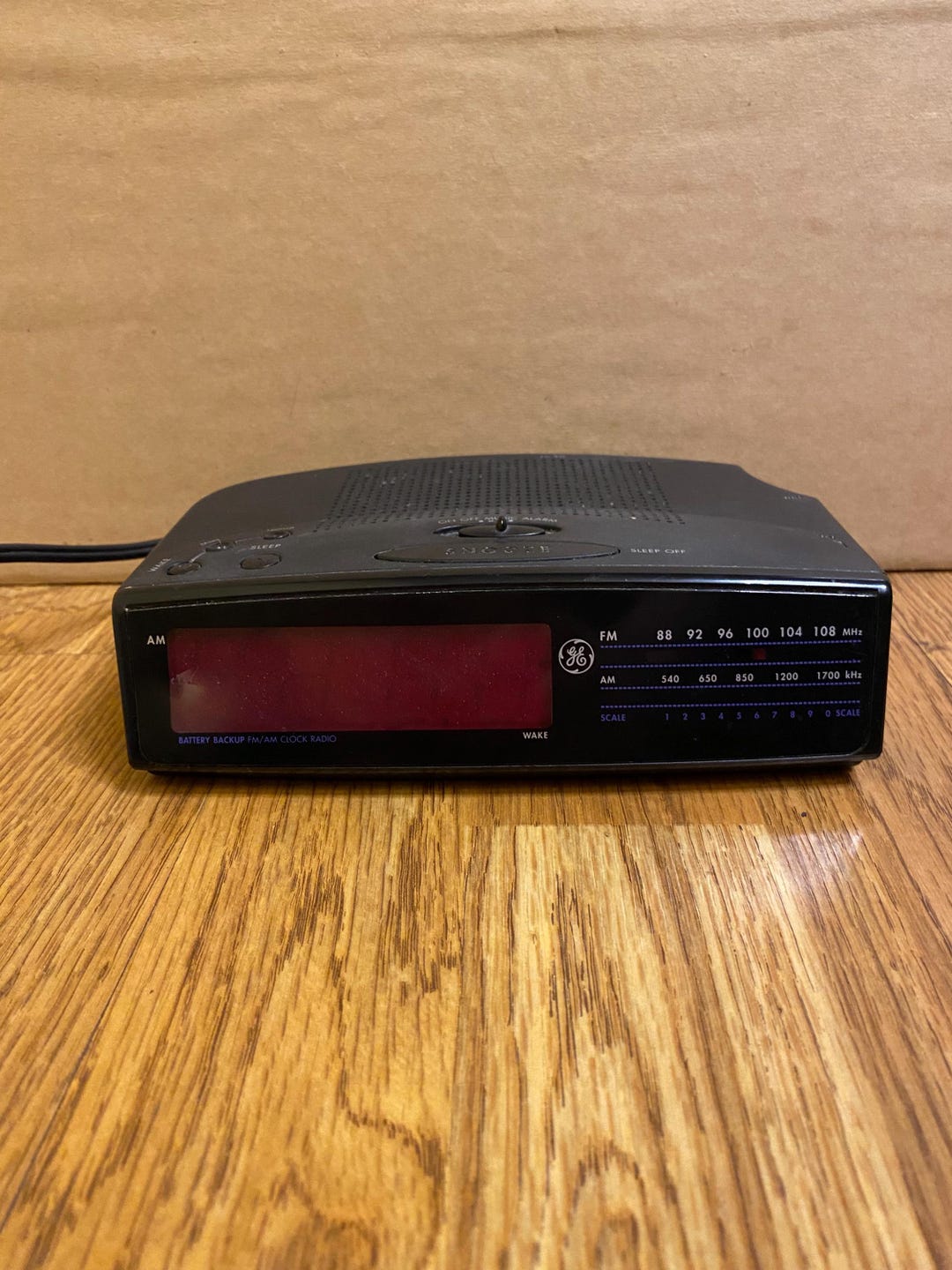 Vintage 1990 General Electric AM/FM Radio and Digital Alarm Clock. GE 7 ...