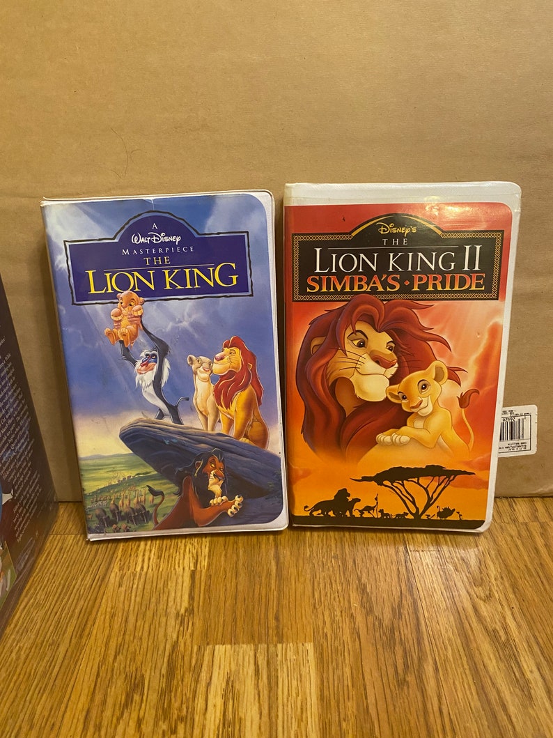4 Disney VHS Tapes 90's Bundle. the Lion King. Alice in Wonderland ...