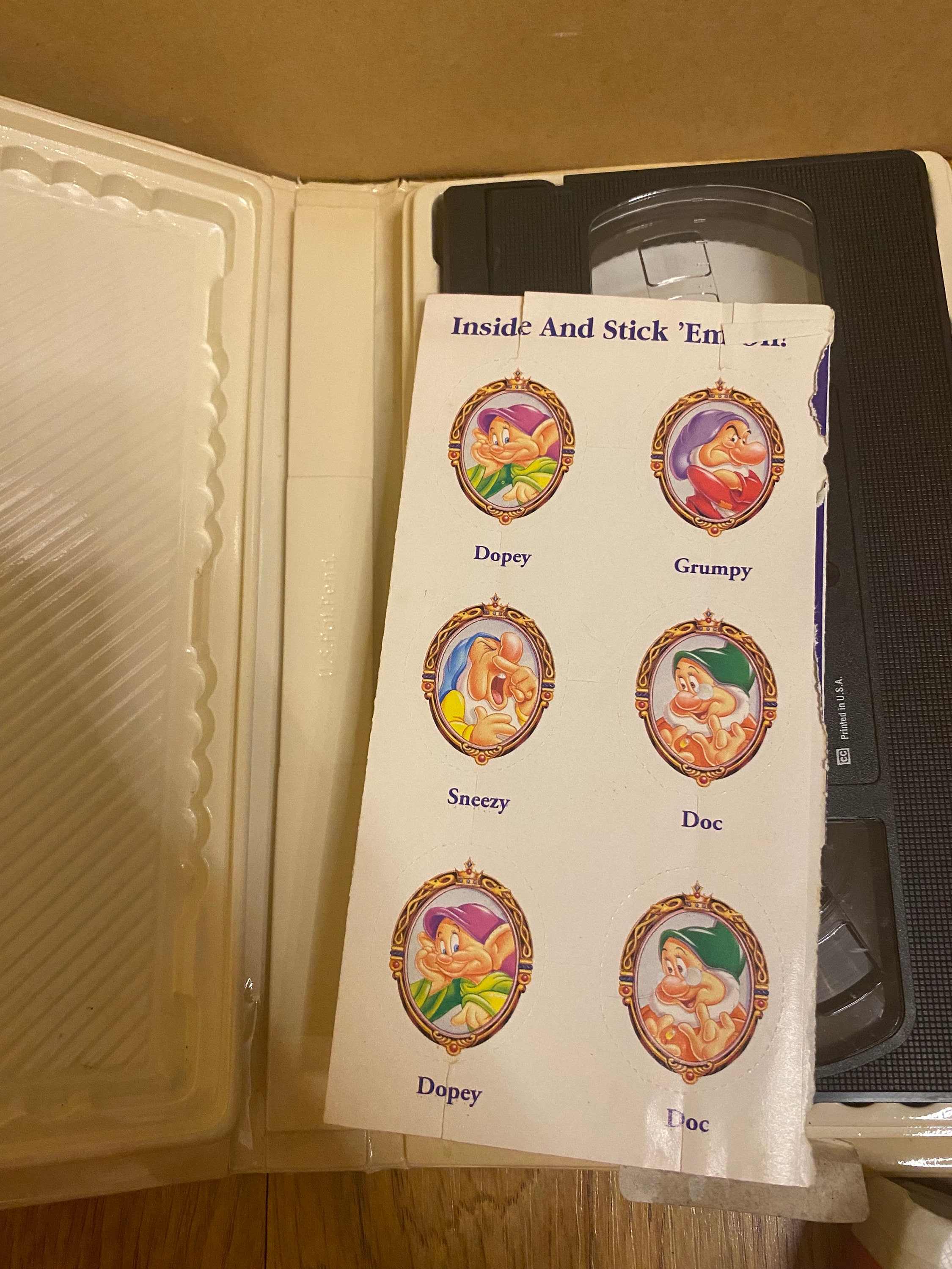 4 Disney VHS Tapes 90's Bundle. the Lion King. Alice in Wonderland ...