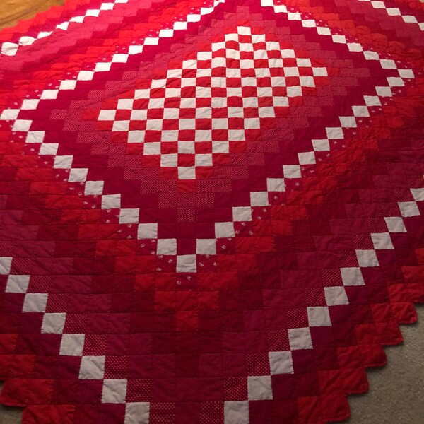 Red Quilt - Etsy