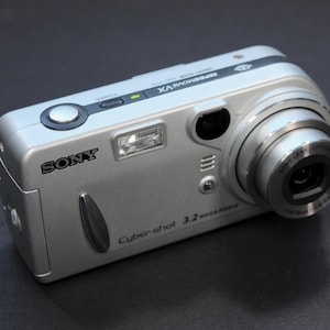 Sony Cyber-shot DSC-P72: Retro Compact Digital Camera - Y2K Style - Etsy