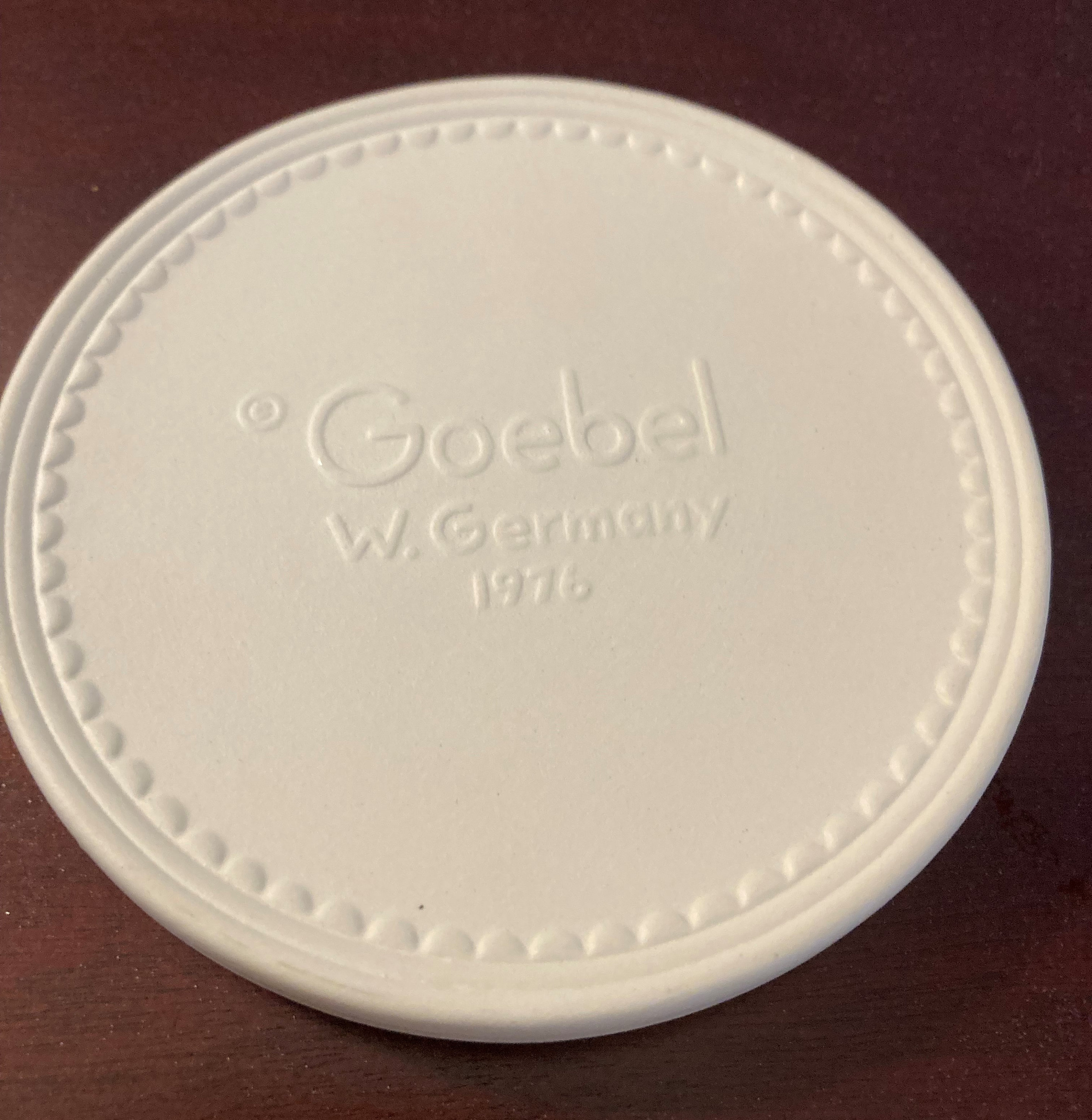 1976 Goebel Collector’s Cub Member Paperweight - Etsy