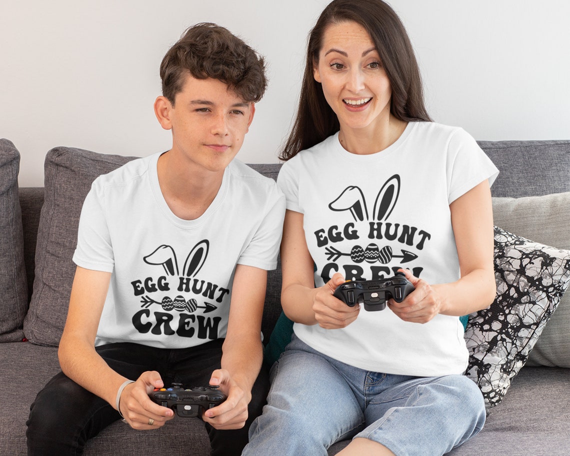 Egg Hunting Crew SVG Retro Easter SVG Groovy Easter Family - Etsy