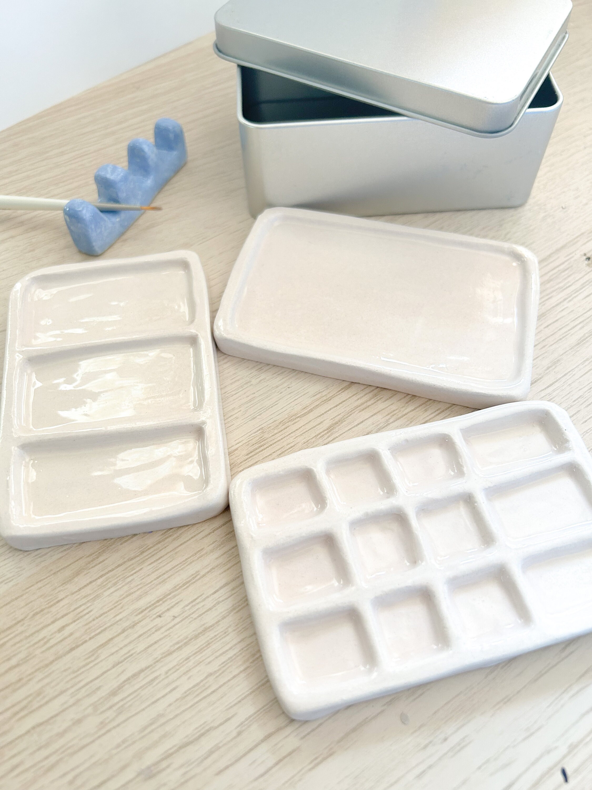 Order of a Travel Paint Palette With 3 Palettes and a Brush Holder in a ...