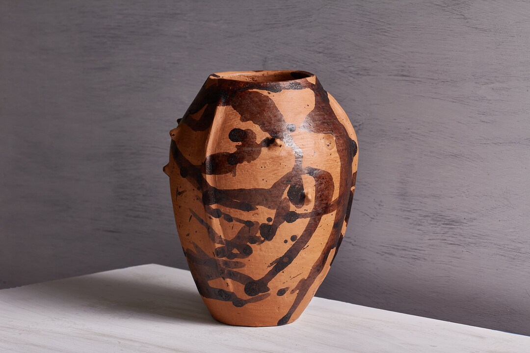 Barro Chorreado Vase Made From Unglazed Native Clay With Oak Resin ...