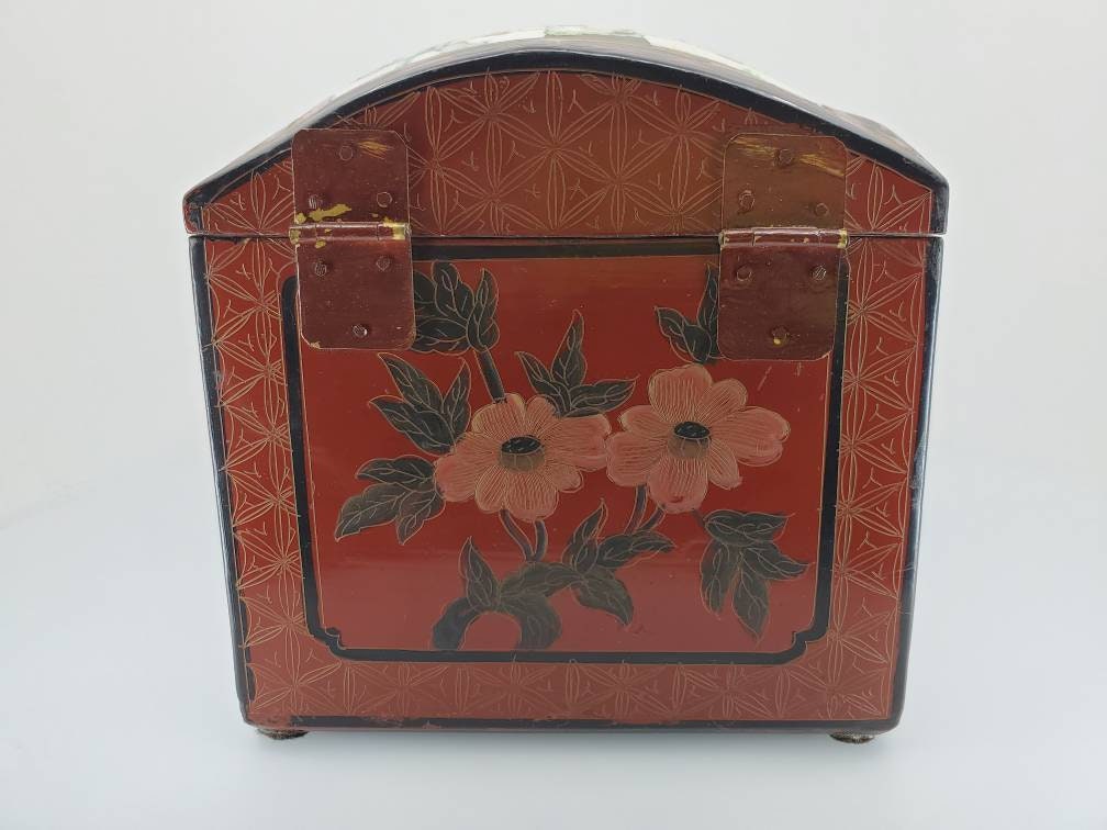 Rare Vintage Chinese Red/black Lacquer Cosmetic/jewelry Box With Mirror ...