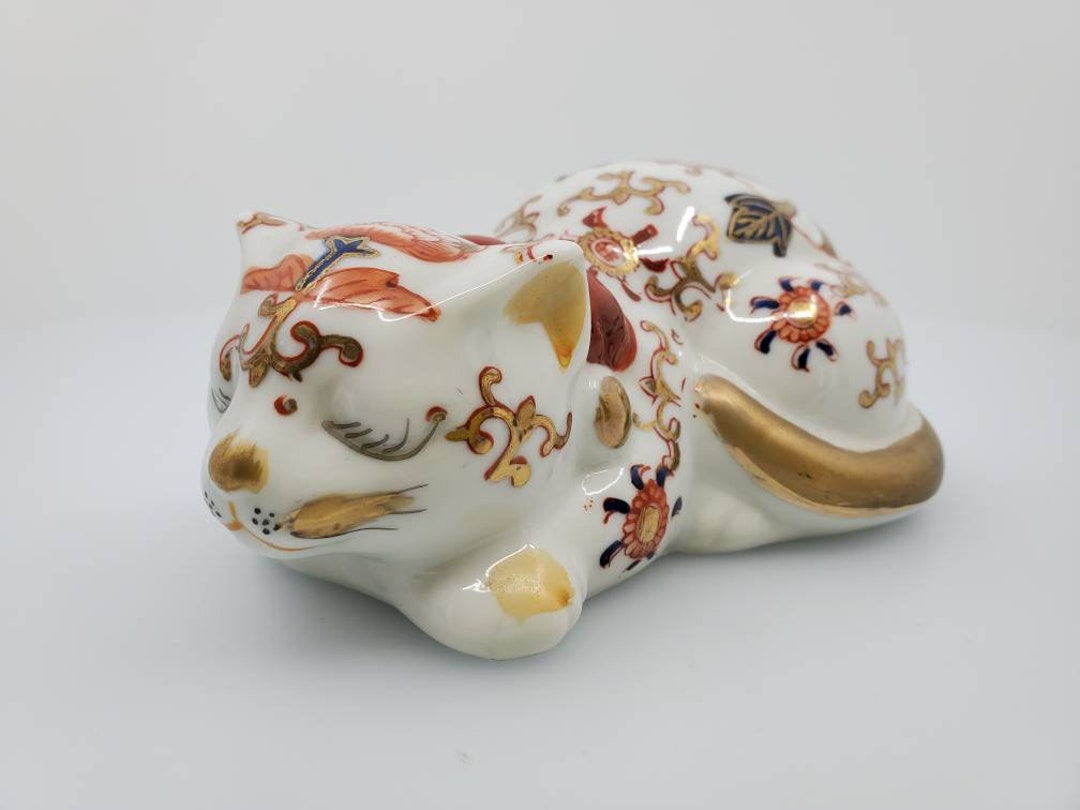 Hand Painted Kutani Imari Sleeping Cat With Collar and Gold and Coral ...