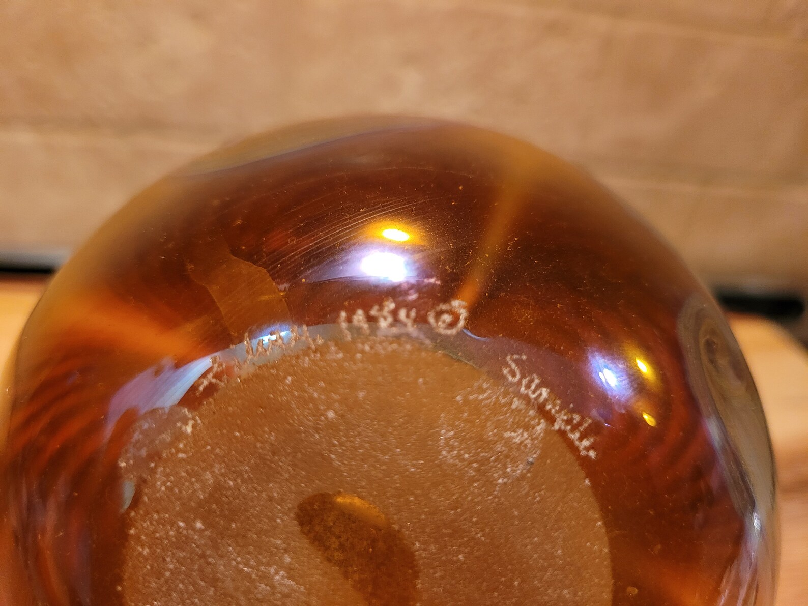 John Gilvey 1984 Iridescent Pulled Feather Art Glass Vase - Etsy