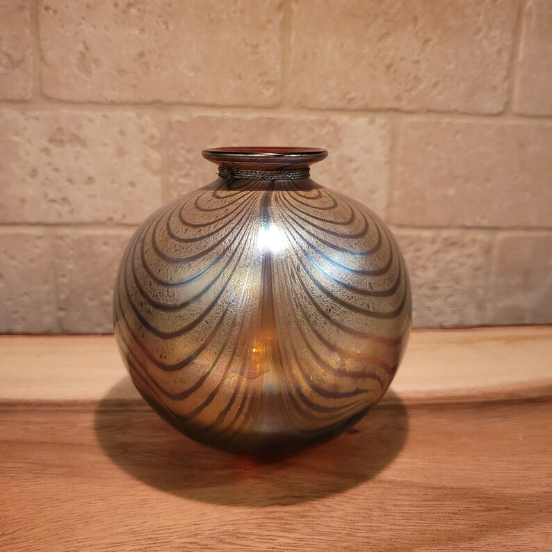 John Gilvey 1984 Iridescent Pulled Feather Art Glass Vase - Etsy