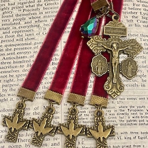 Catholic Crucifix Velvet Ribbon Bookmark: St Benedict Medal, Miraculous ...