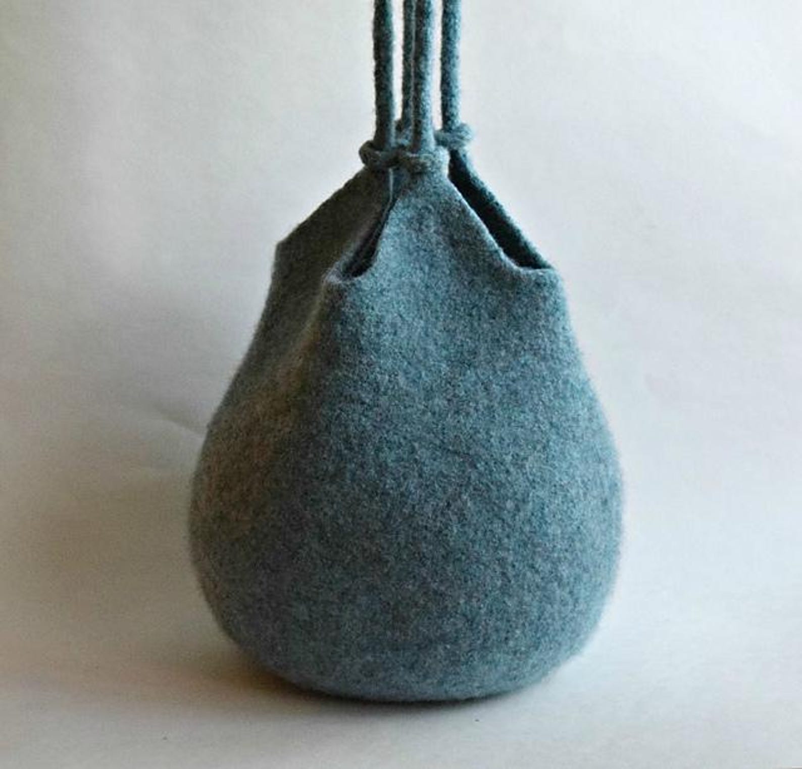 Celtic Knot Felted Bag Knitting Pattern – Bulky Wool Round Purse – Knit ...