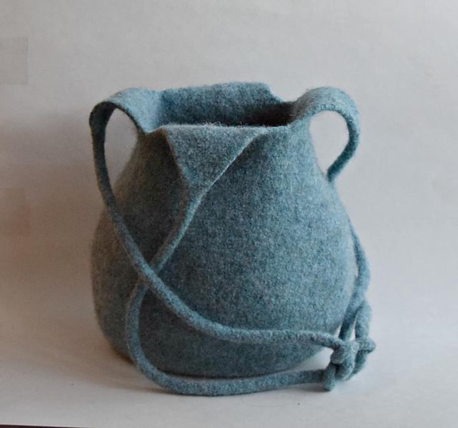 Celtic Knot Felted Bag Knitting Pattern – Bulky Wool Round Purse – Knit ...