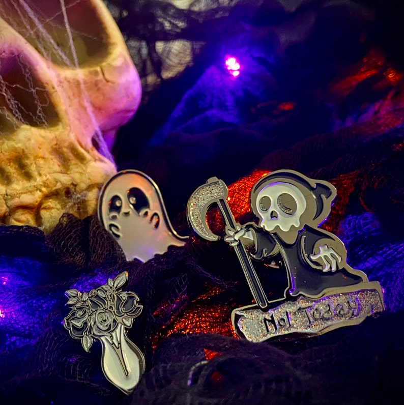 Friendly Ghost Enamel Pin - Etsy