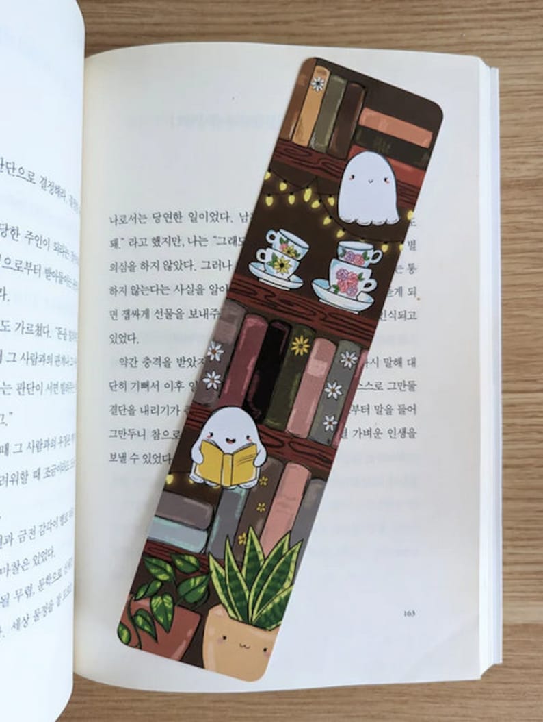 Spooky Fairytale Bookshelf Bookmark - Etsy