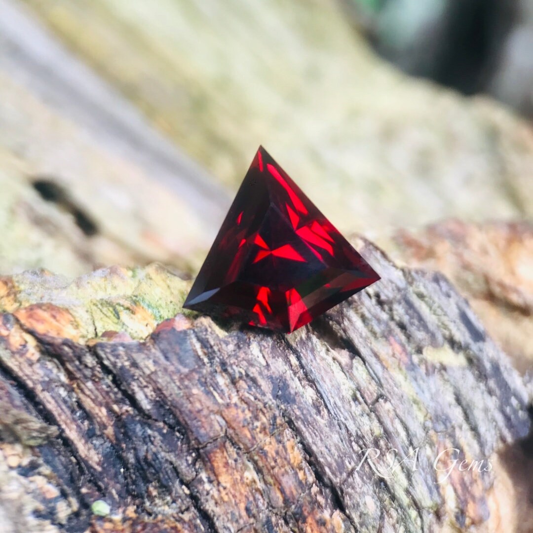 Pyralspite (malaya) Garnet - 5.49 Carats - Etsy