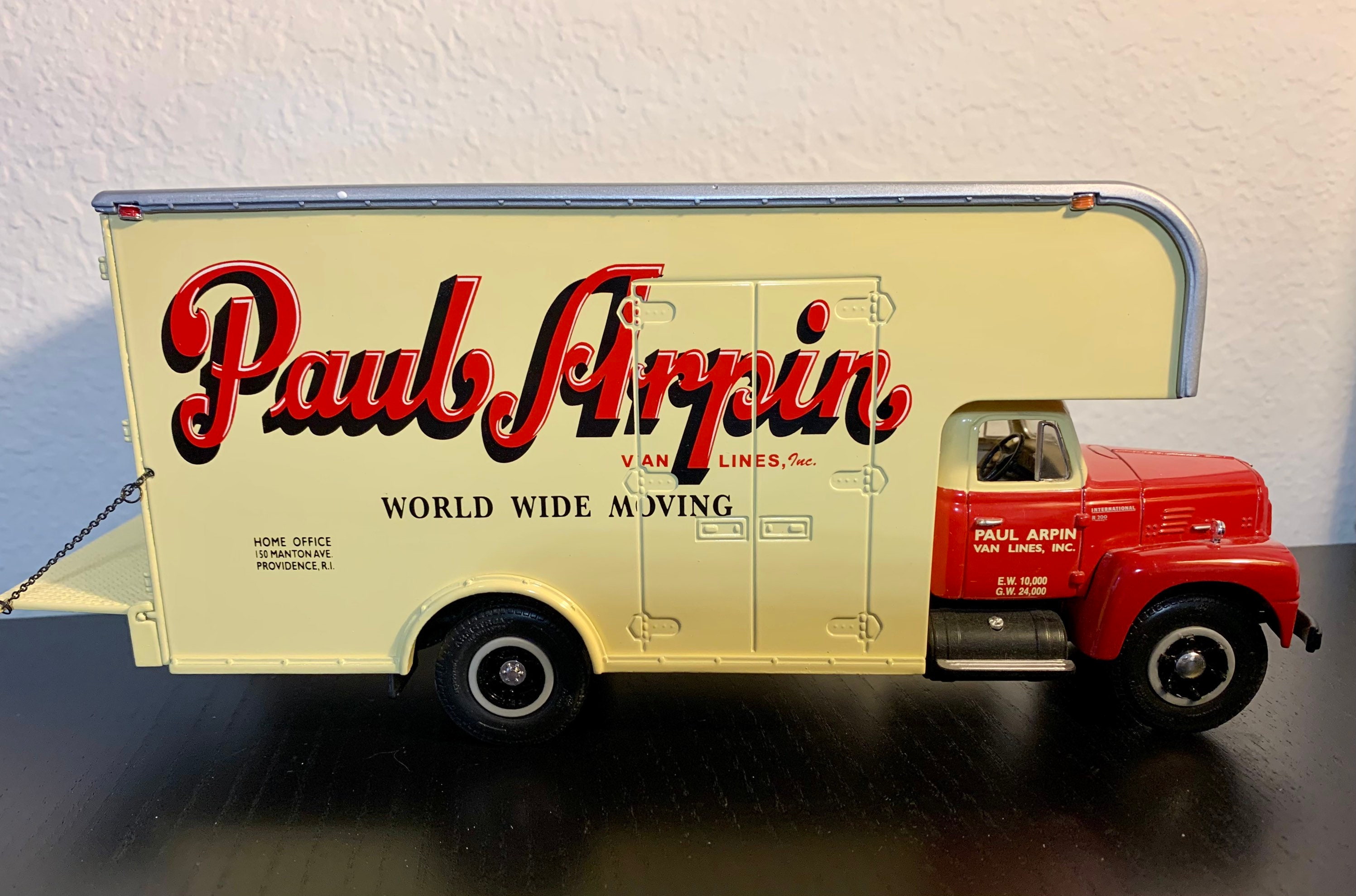 Arpin Van Lines Logo