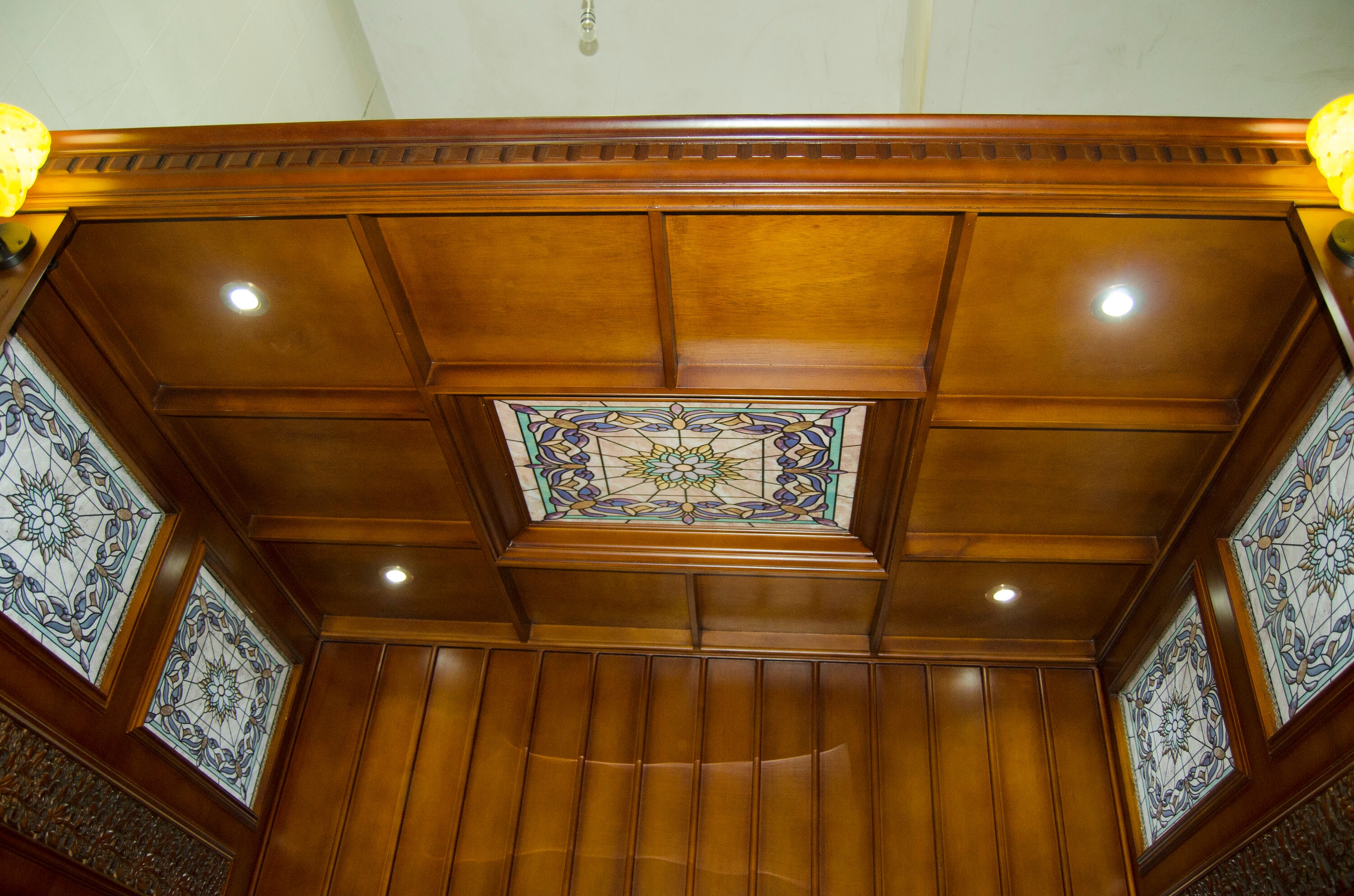 8.0 Ft. Oak Wood Restaurant Booth Seating/benches With Tiffany Glass ...