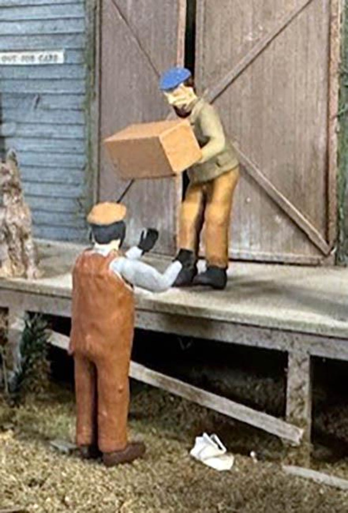 O Scale Workers Loading Unloading Figure Set Unload a Truck or Loading ...