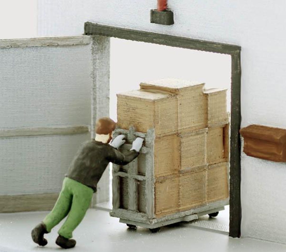 O Scale People, Warehouse Worker Bringing in the Load, Finished Set #1 ...