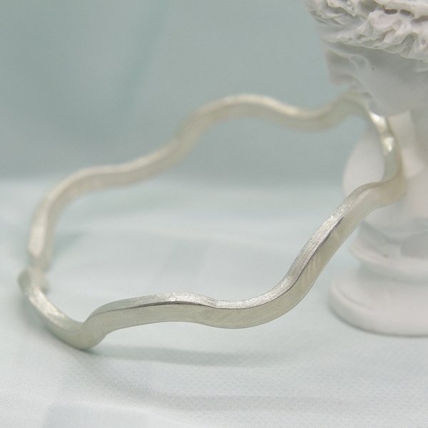 Wavy Bangle - Etsy