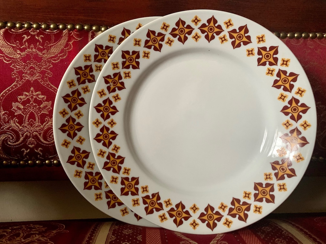 Vintage Retro Dinner Plates Manufactured by Zsolnay Pecs, Hungary ...