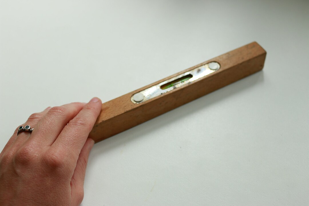 Vintage Wooden Spirit Level Carpenters Tools Measuring Bubble Level ...