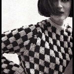 Checkerboard Crew-neck Sweater in Chunky Yarn With Long Raglan Sleeves ...