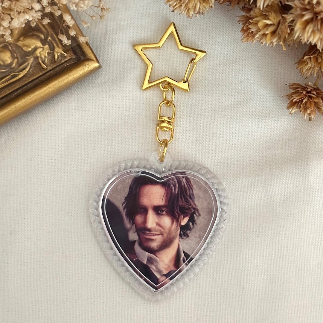 Luis Serra Navarro Keychain | Resident Evil 4 - Etsy