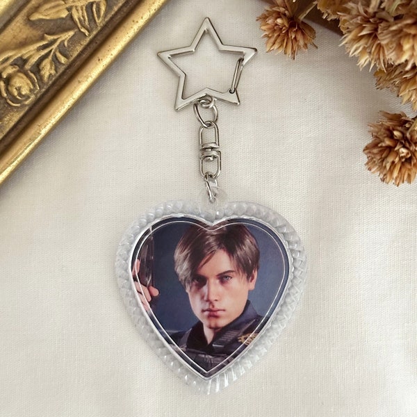 Resident Evil Leon Keychain - Etsy
