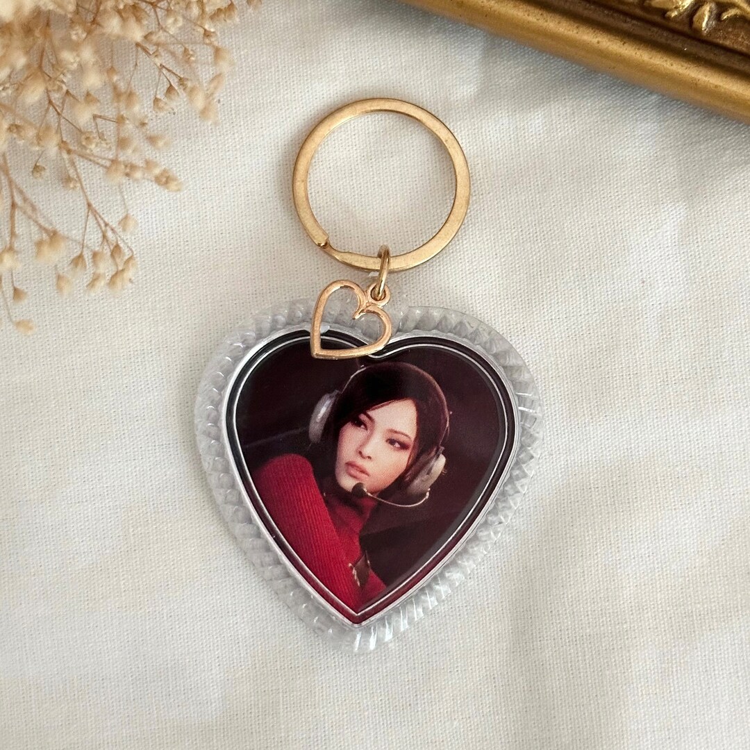 Ada Wong Keychain | Resident Evil 4 - Etsy