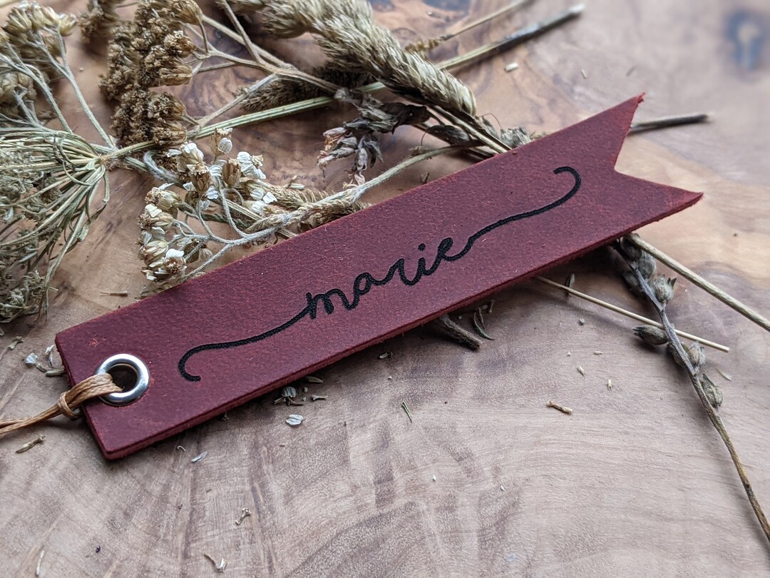 Segnalibro inciso personalizzato in vera pelle regalo per lui - regalo ...