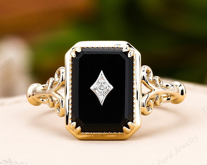 10K Yellow Gold Black Onyx W/ Diamond Accent Ladies Vintage Ring Size 6 ...