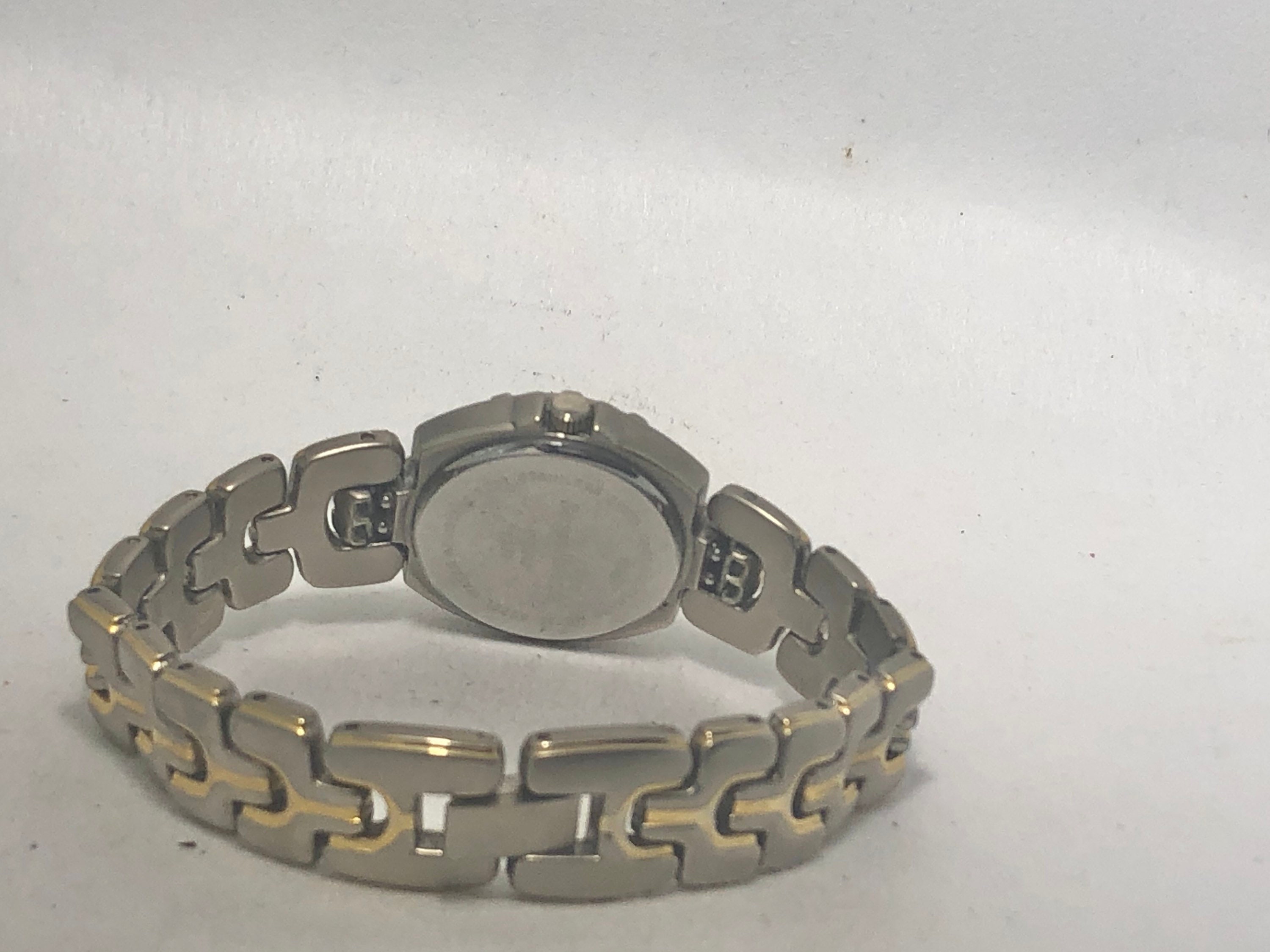 Classy Sergio Valente Ladies’ Watch, Two-tone, New Battery! - Etsy