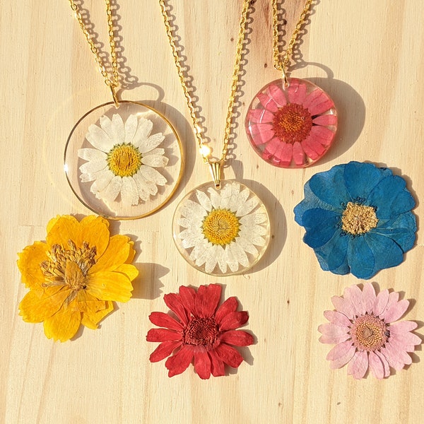 Daisy Necklace - Etsy