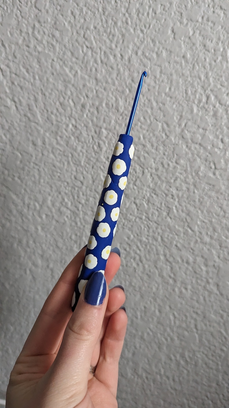 Colorful Multi-pattern Ergonomic Crochet Hook (handmade) - Etsy