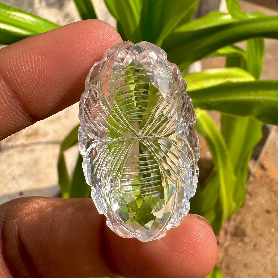 Fantastic Clear Quarts Carved Stone Healing Crystals Quartz Oval Shape ...