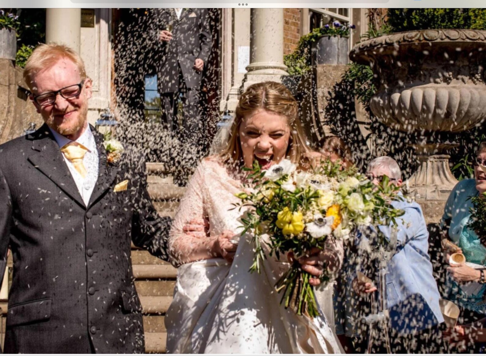 50 Gold White Wedding Confetti Throws Biodegradable Traditional ITALIAN ...