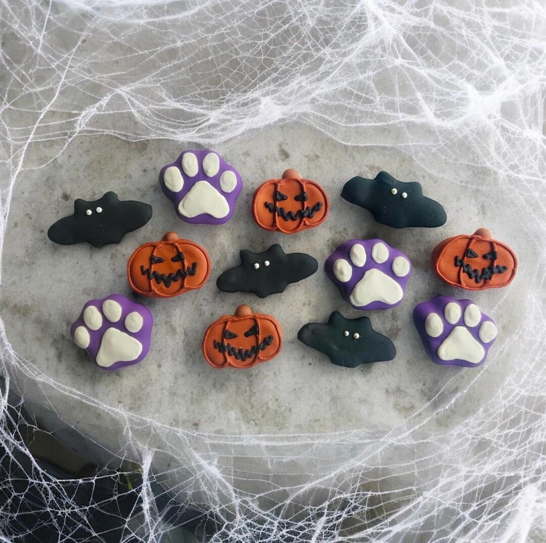 Howl-o-ween Mini Gourmet Dog Treats | Fall Dog Treats | Organic Dog ...