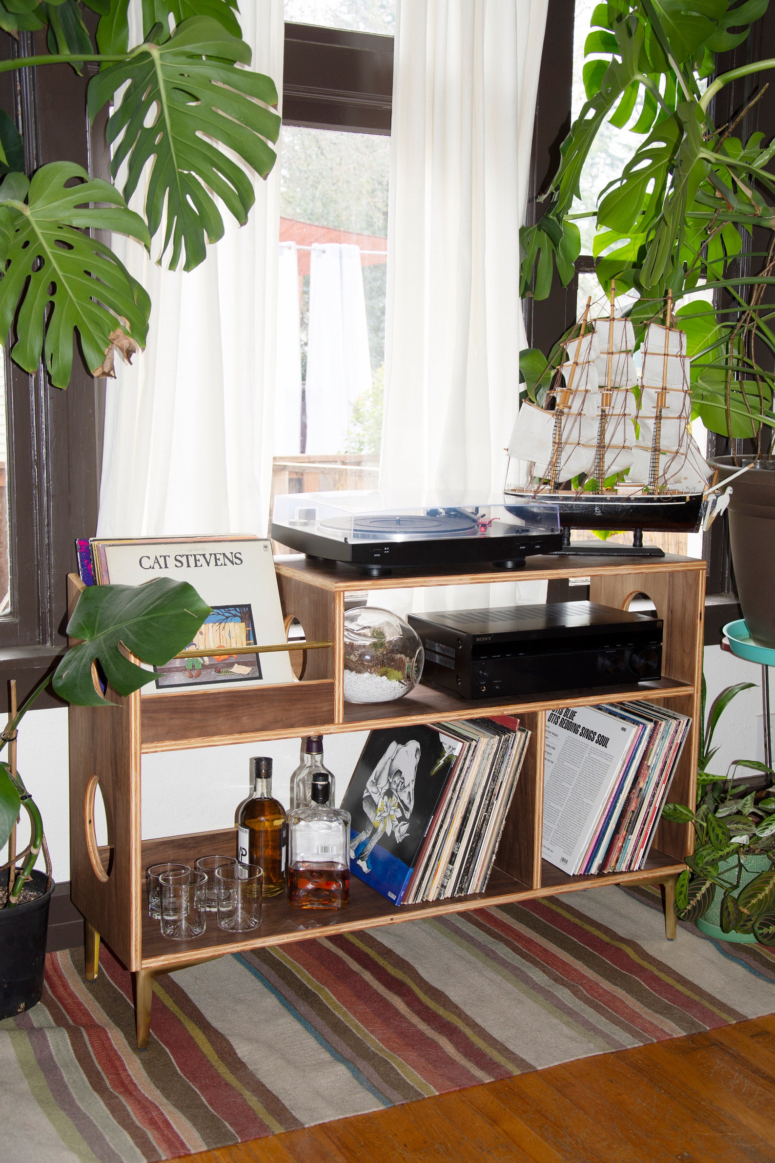 The headliner WALNUT Edition Vinyl Record Storage Cabinet - Etsy