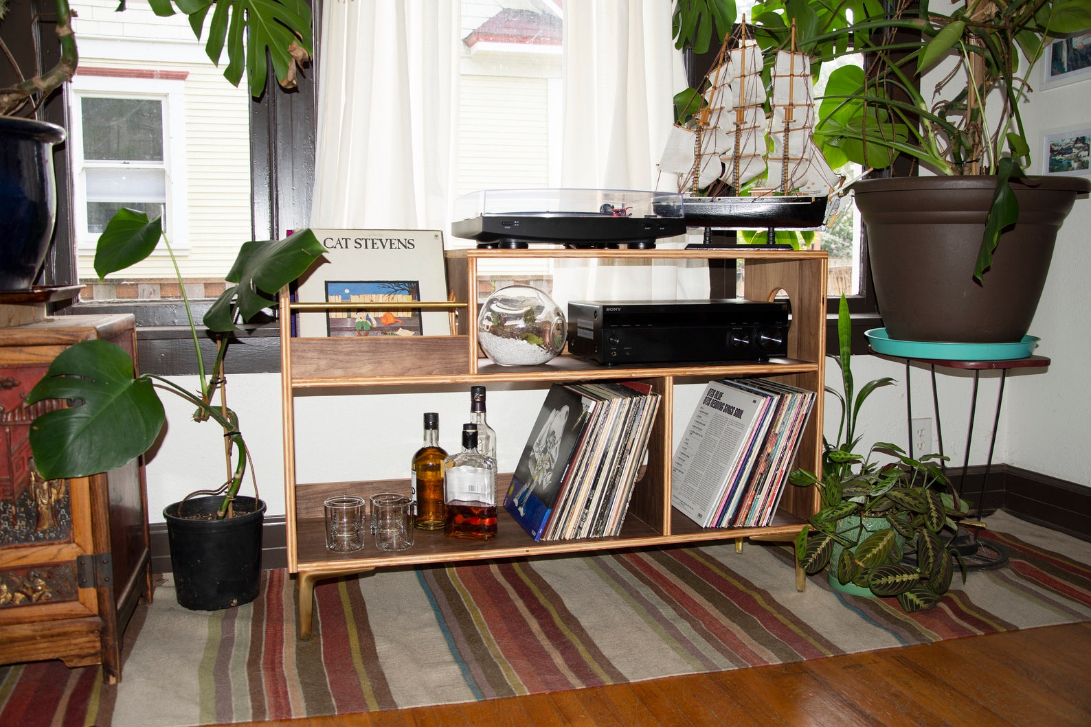 The headliner WALNUT Edition Vinyl Record Storage Cabinet - Etsy
