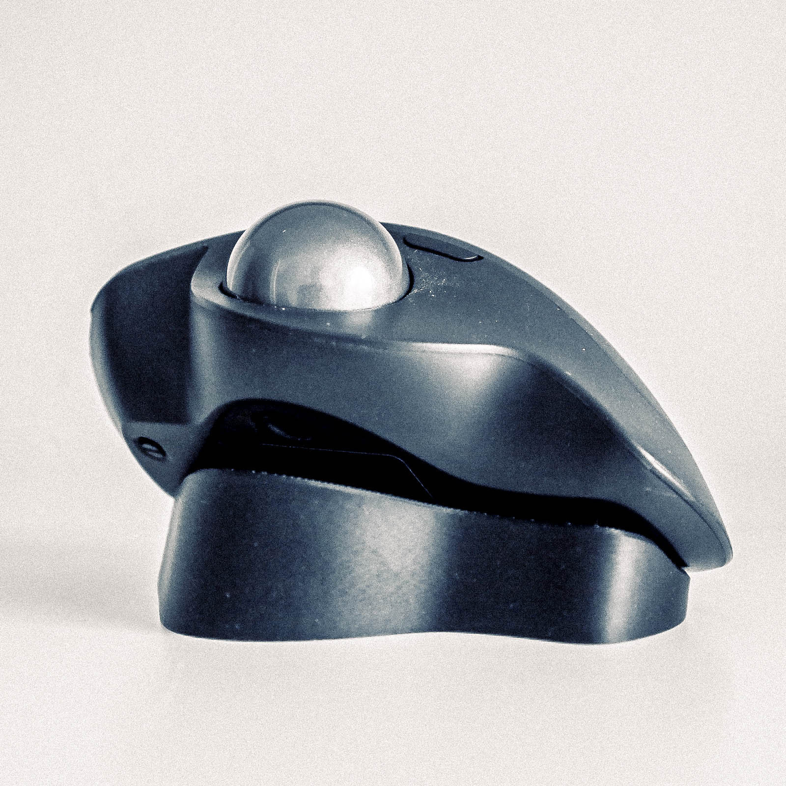 FREE SHIPPING Logitech MX Ergo 15 Degrees Base in Colour Black | Etsy