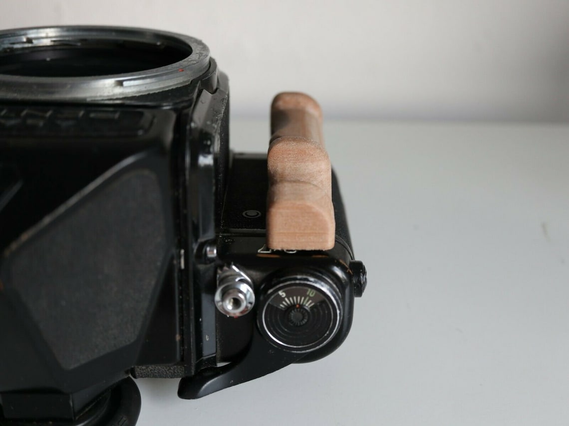 Pentax 67 Grip 3d Printed 6x7 in Colour WOODEN Right Hand Grip - Etsy