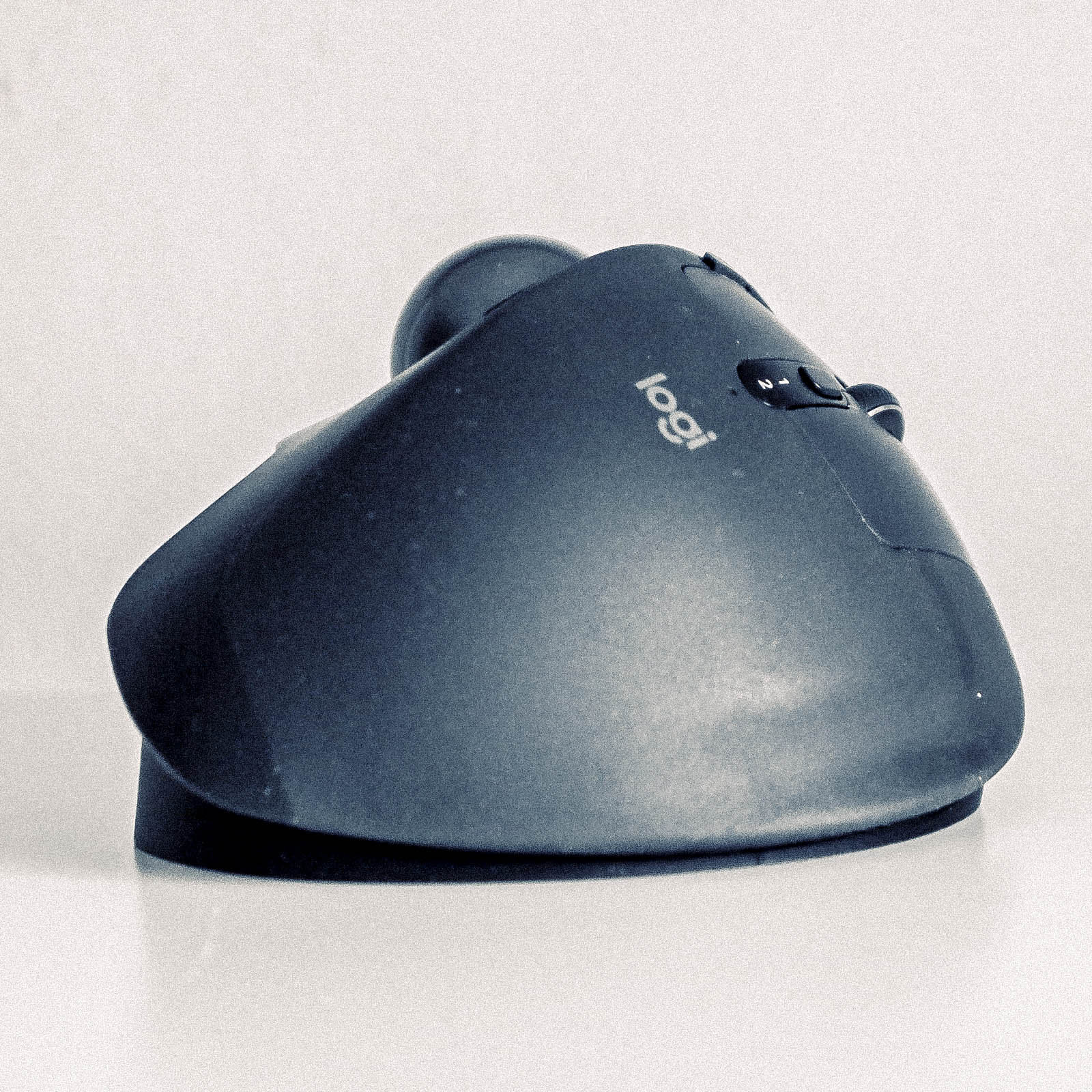 FREE SHIPPING Logitech MX Ergo 15 Degrees Base in Colour Black | Etsy