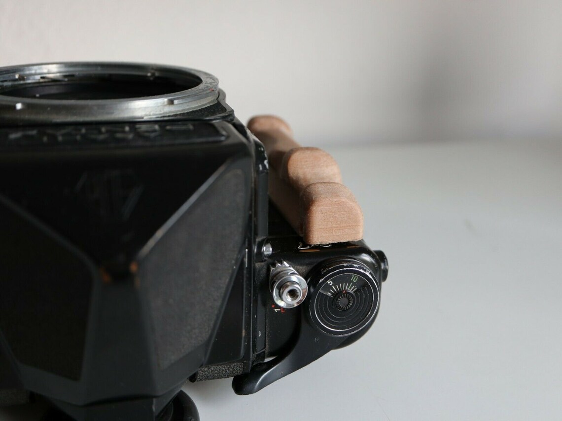Pentax 67 Grip 3d Printed 6x7 in Colour WOODEN Right Hand Grip - Etsy
