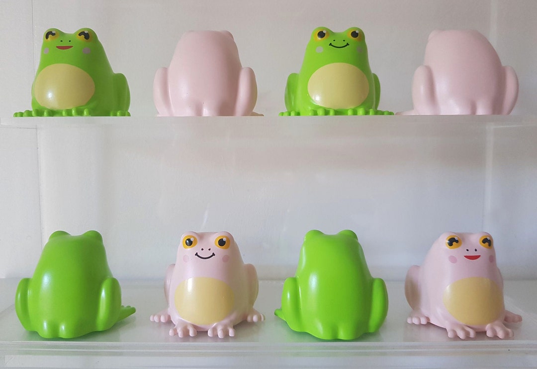 Frog Figurine - Lil' Frog Butt Vinyl Models - Four Style Options - 4cm ...