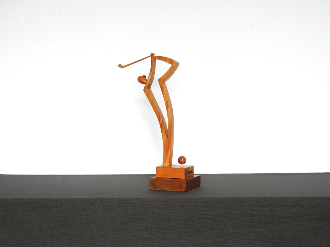 Wooden Golfer Sculpture - Izombé - Etsy